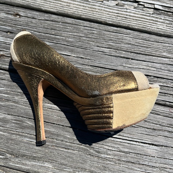 Shoes | Lamb 5 Heelplatform Gold Metallic Sz 6 Elegant Gold Platform ...